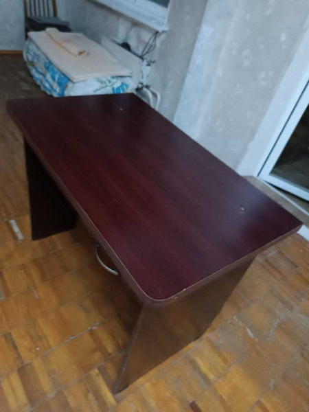 Продается компьютерный стол