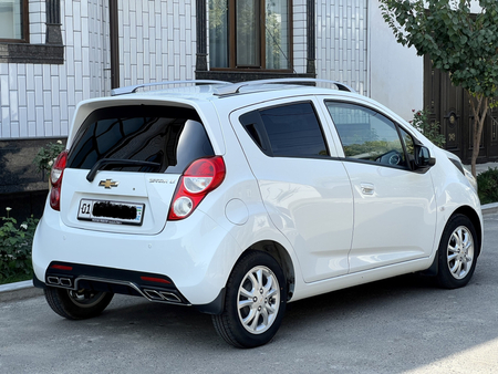 Спарк Автомат Spark Avtomat 2022 yil Oq rang toza ideal holatda