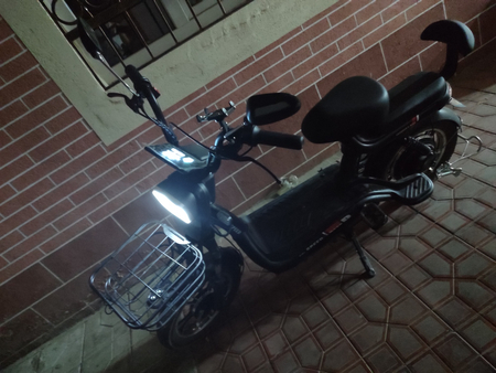 yangi Elektro skuter 50km