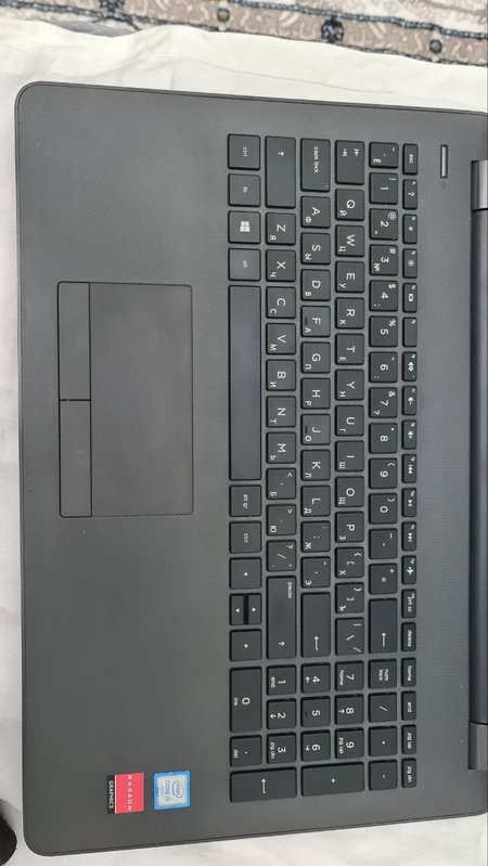 Продаеться Ноутбук hp core i3 с видеокартой AMD Radeon R5 M330