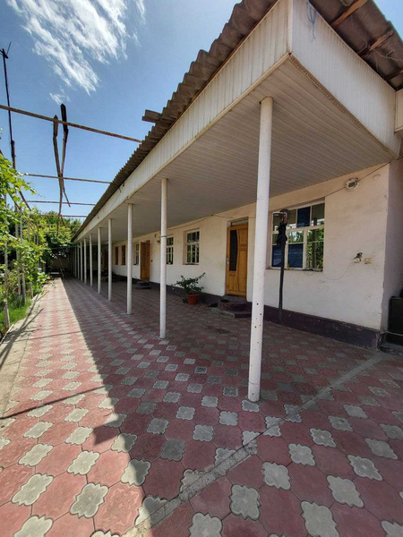 uchastka/uy sotiladi 11 sotix 9 xona