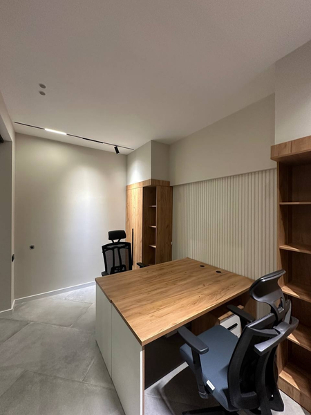 Продаётся офис
Площадь 53 м²
Ориентир : Мечеть Минор
Цена: 75.000 y.e.