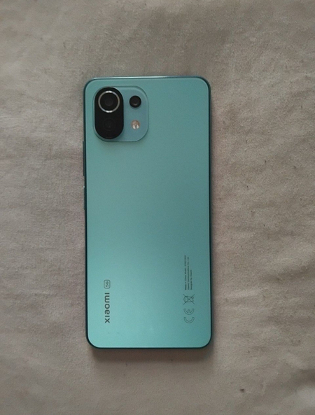 Xiaomi 11 Lite  5 G ne 8+8 128 Giga все есть  каропки