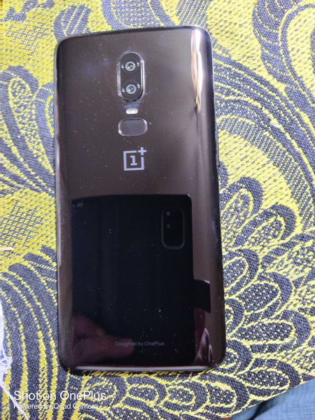 телефон ONE PLUS 6  продается