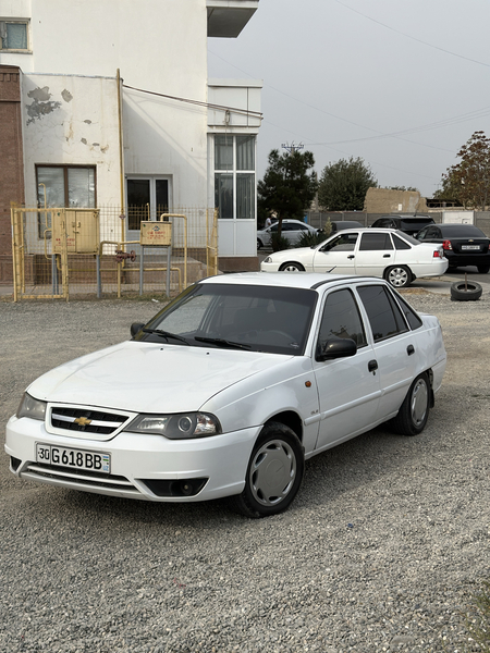 Nexia 2 2009 sotiladi