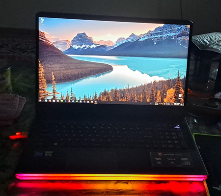 Продается ноутбук MSI (+сумка)