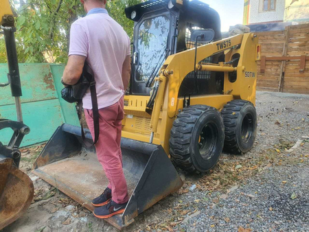 Мини Погрузчик типа BOB CAT
