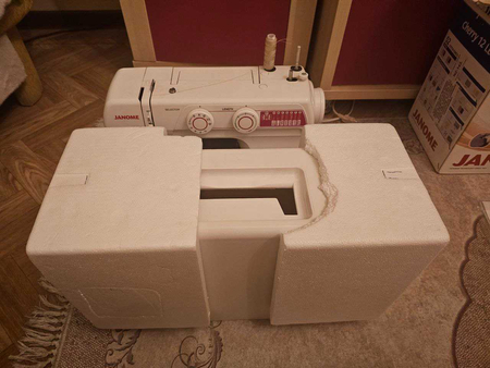 Продаю швейную машину Janome Cherry 12 Le