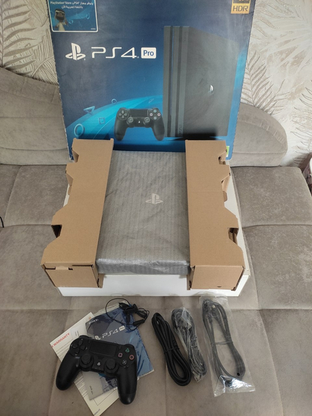 PlayStation 4 pro 1 terabayt 7216b 3-reviziya