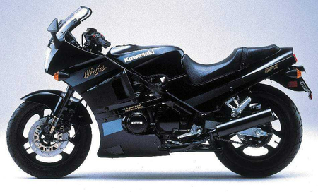 Kawasaki GPZ 400. 4 цилиндра 4 карба. 1999 год Долго не ездил.
