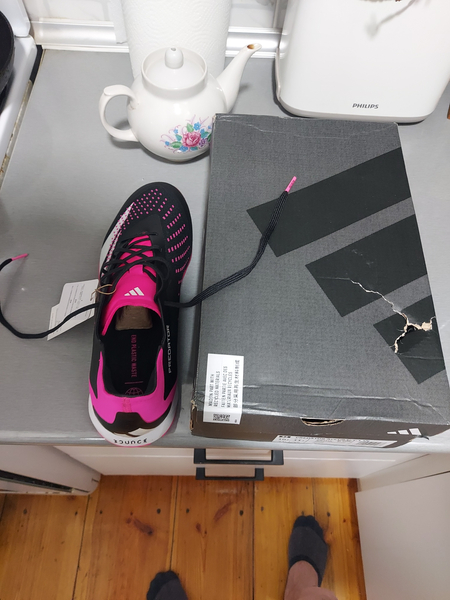 Продам футзалки Adidas original
