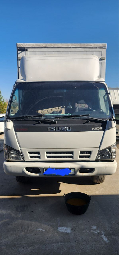 Isuzu yili 2014 sveji