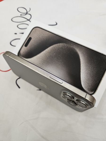 Iphone 15 pro apple