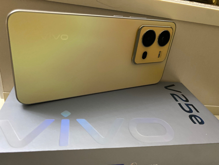 Vivo v 25 e 8gb+128gb