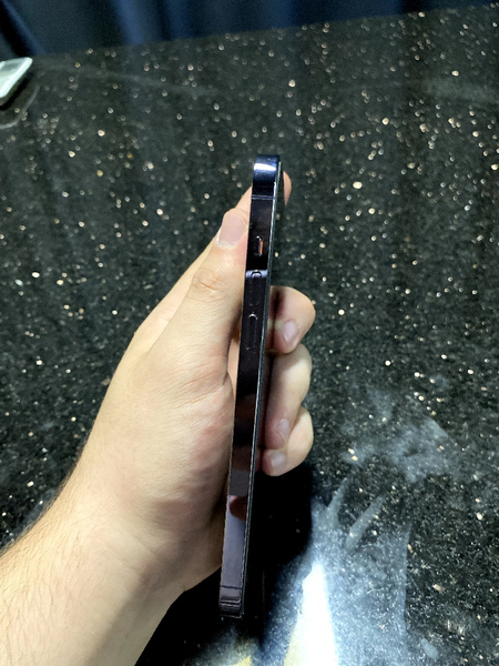 Iphone 14 pro max 128 tali   yomkost 100%  holati ideal E SIM