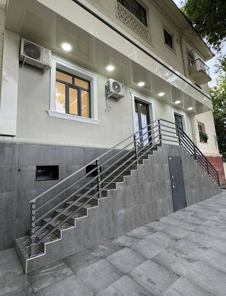 Продаеотса нежилой фонд под бизнес 1 линияа яакасарой Шота Руставели