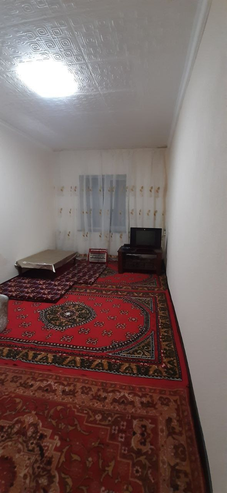 СРОЧНО ПРОДАЕТСЯ Чирчик ш. Троицк 2-этаж 1х янги планировка 39 м²