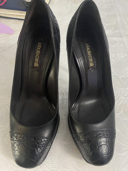 Продаются Оригинальные итальянские туфли Robetro Cavalli