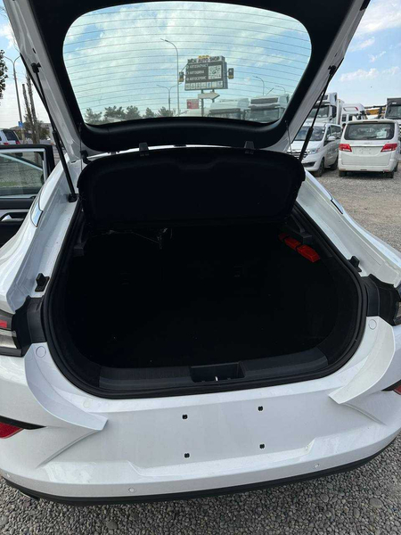 2024 Malibu 1 o'rniga Jac J7 sedan varyant Malibuni bosadi