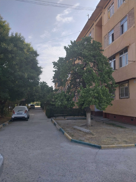 Продаётся 3/3/4 - массив Бинокор, 77 серия, пустая
