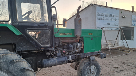 Traktor MTZ 80 Sotiladi. Narxi 260 mln