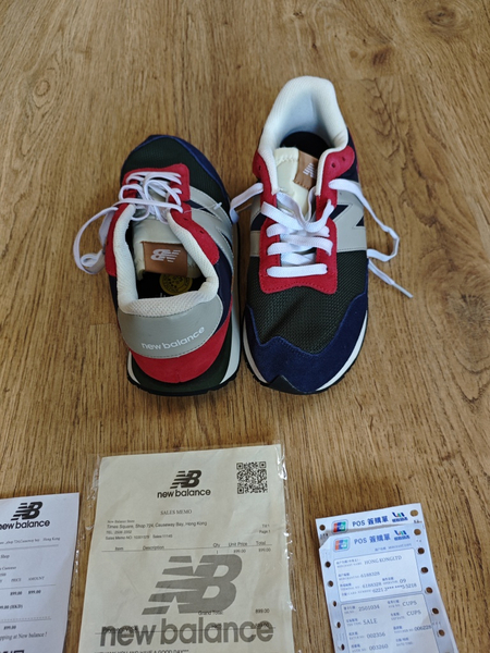 Кроссовки от бренда New Balance.