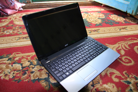 Ноутбук Acer ozu 4 gb 320gd hdd battery 2.3 soat atrofida