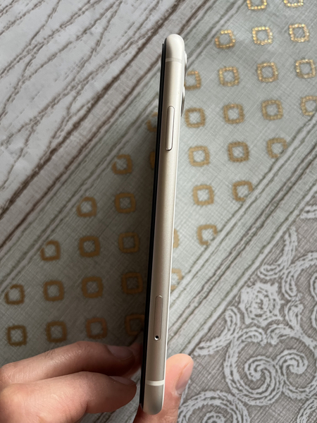 Iphone 11 64 GB white (Айфон 11 64 гб белый цвет)