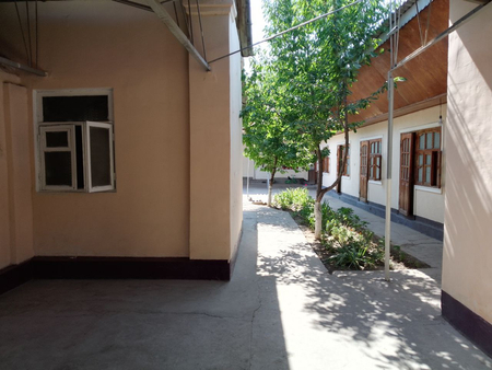 Uy sotiladi srochna
