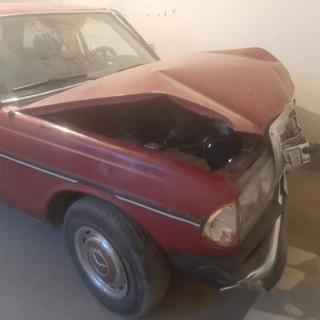Mersedes benz 123 sotiladi.