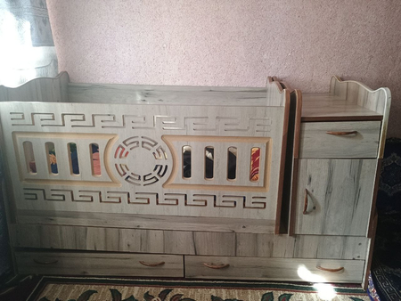 срочна продаётся новые сапоги