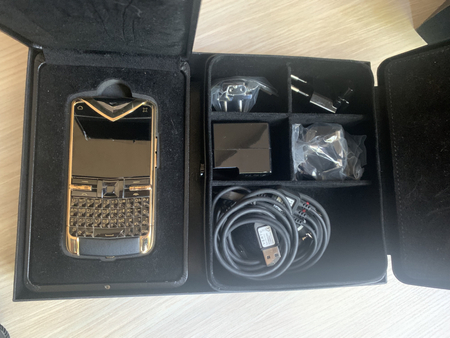 Vertu Constellation Quest Yellow Gold 18K