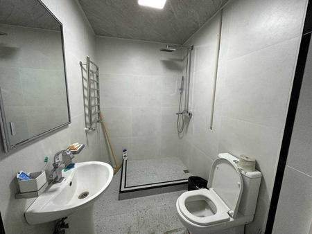 Продается нежилое помещение Ор-р Алайский рынок, Аллея  90м2