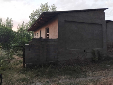 Чек сотилади 8 сотик яхши жойда