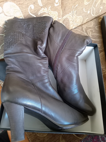 Продам сапоги женские