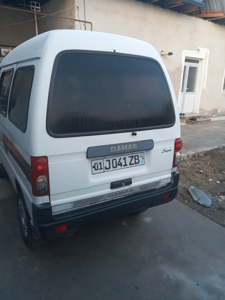 Xolati yaxwi yurub turgan mowina