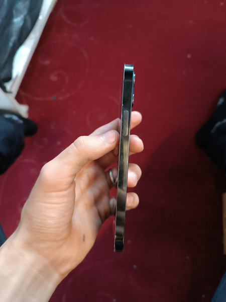 Iphone 12 pro sotiladi