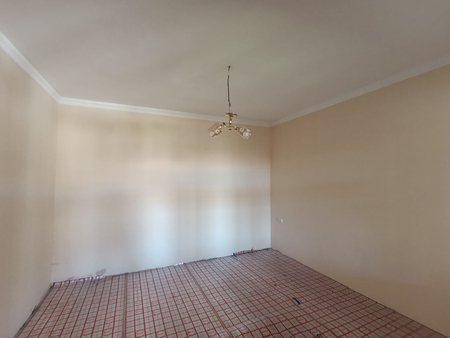 Uy sotiladi 6.7 sotix ipoteka qisa boladi.