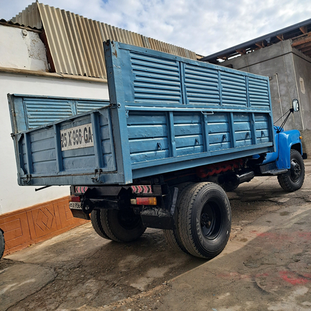 Gaz 53 sotiladi.