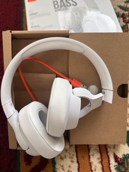 JBL orginal quloqchin   Narxi 650000