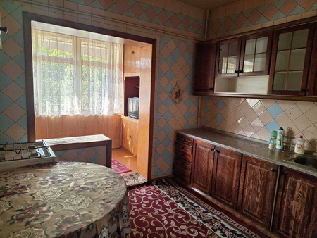 СРОЧНО Шота Руставели 3х ком, 2 этаж, ор-р: Братские могилы