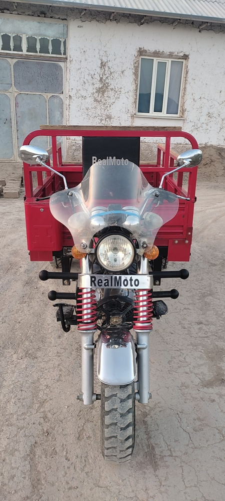 Real moto nurota