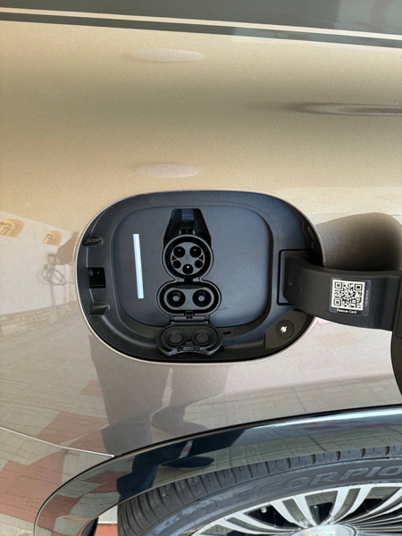 Настенная зарядная станция ZenCar для электромобилей