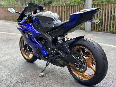 Yamaha R6 Zakazga keladi.