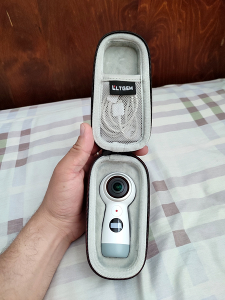 Samsung gear 360° камера в идеальном рабочем состоянии  оригинал