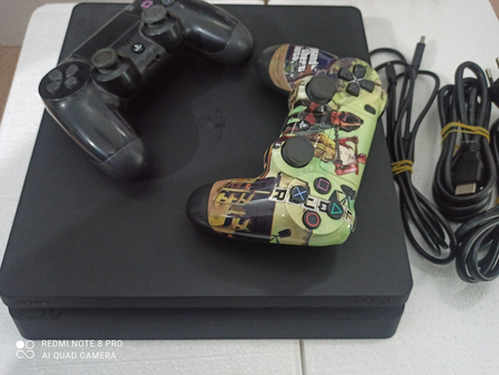 Ps4 slim ичида уйнлари билан 2та пульт