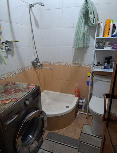 1 xonali kvartira sotiladi