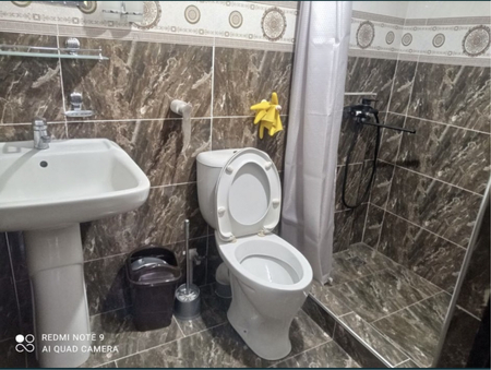 Arenda  qoyliq bozori yonida masib 7 da 2 xona 350$