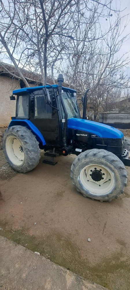 Traktor holati yaxshi yurib turibdi