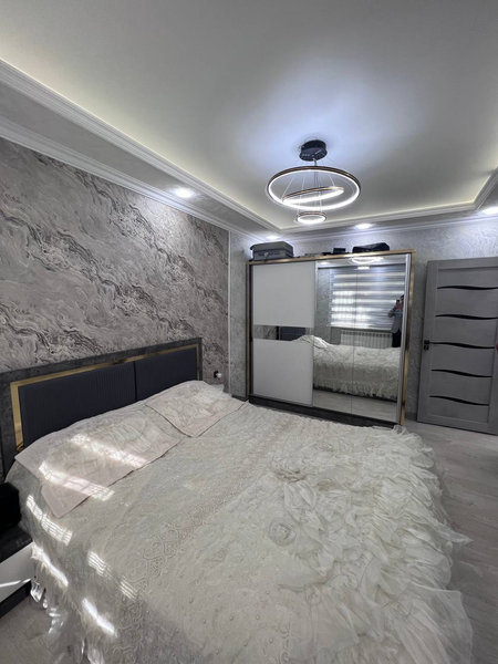 Чиланзар 13кв  3/1/5  2,6м²  70м²
